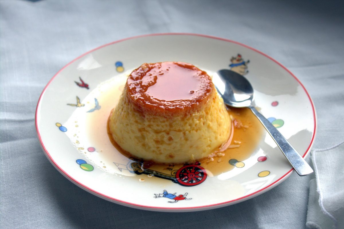 Receta de flan de huevo casero a la manera tradicional