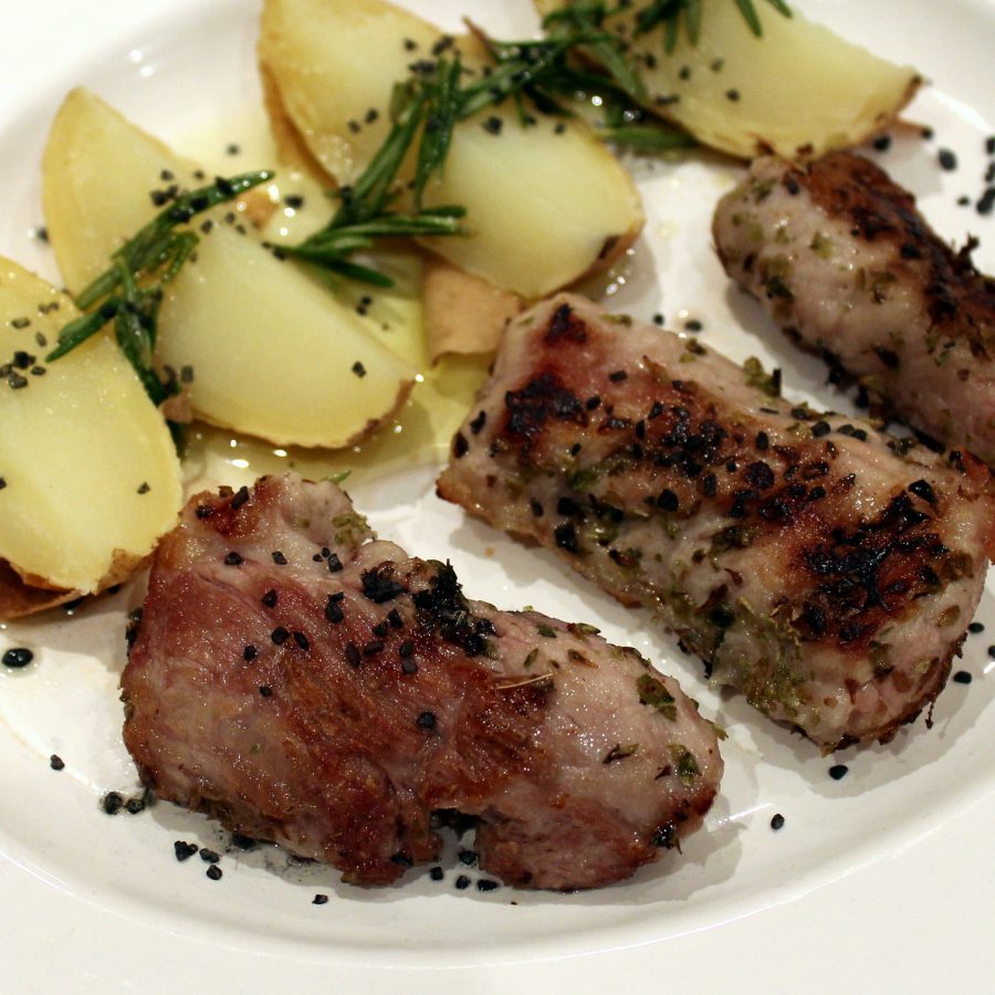 Pluma ibérica con carpaccio de higos y champiñones