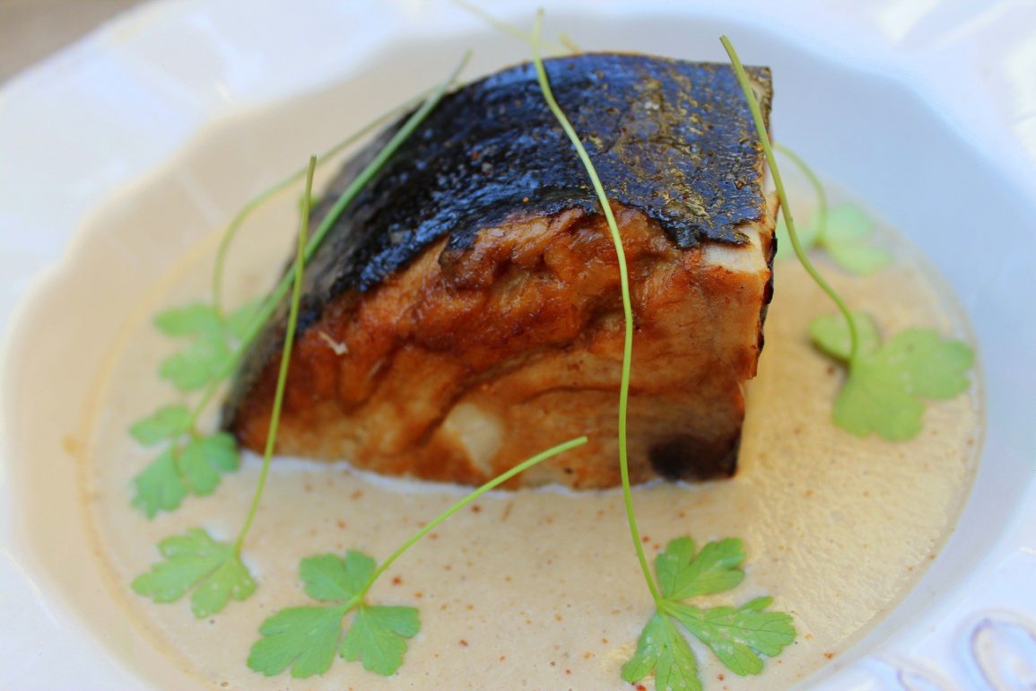 Bonito en salsa de cebolla y champiñones, receta muy buena