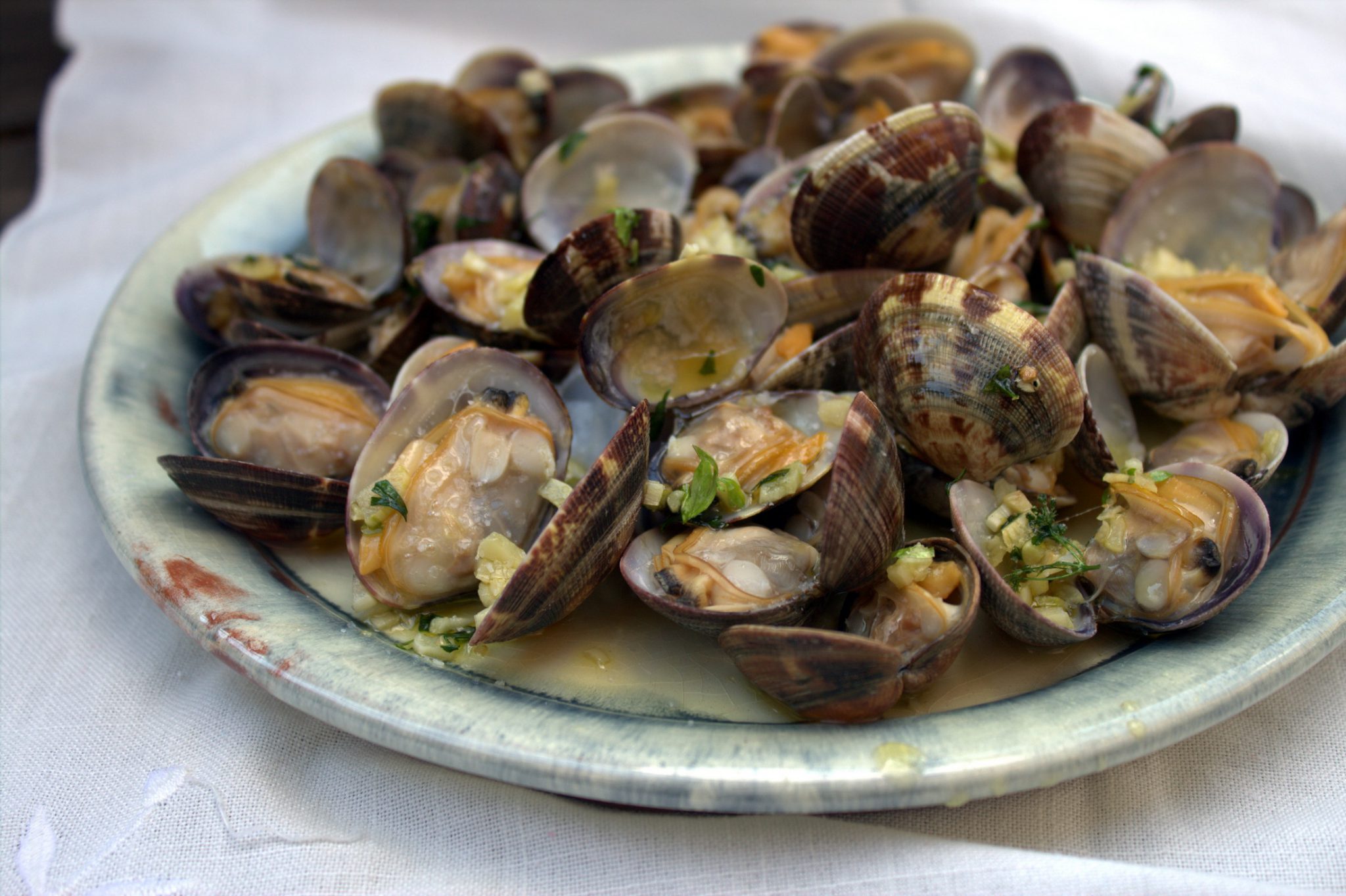 Almejas al ajillo, una receta deliciosa, fácil y rápida. IMPRESCINDIBLE